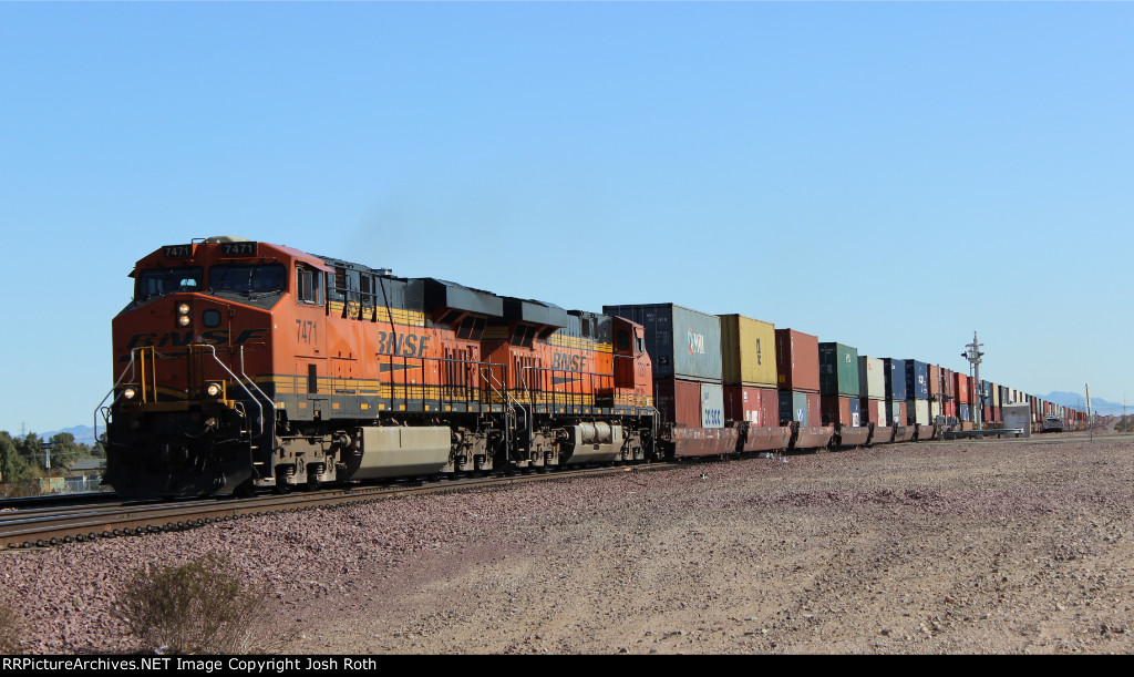 BNSF 7471 & BNSF 7251